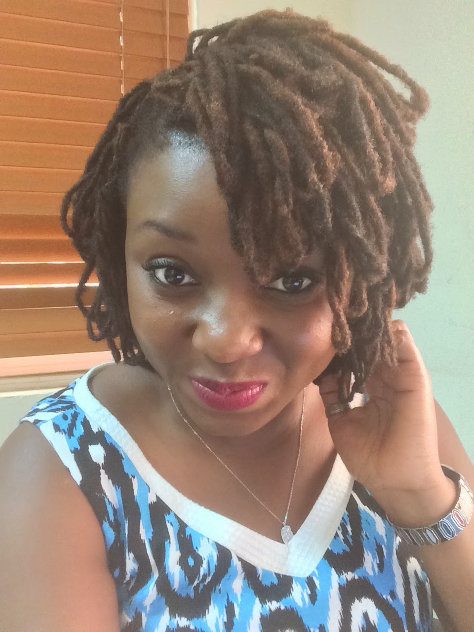 Hair How To: Loc Loops/Petals in 4 easy steps.